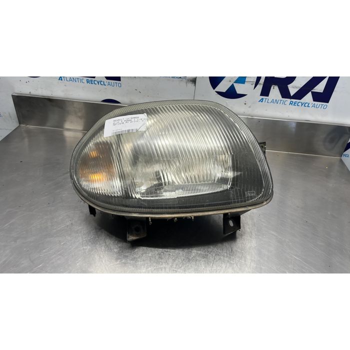 Optique avant principal droit (feux)(phare) RENAULT CLIO 2 d'occasion